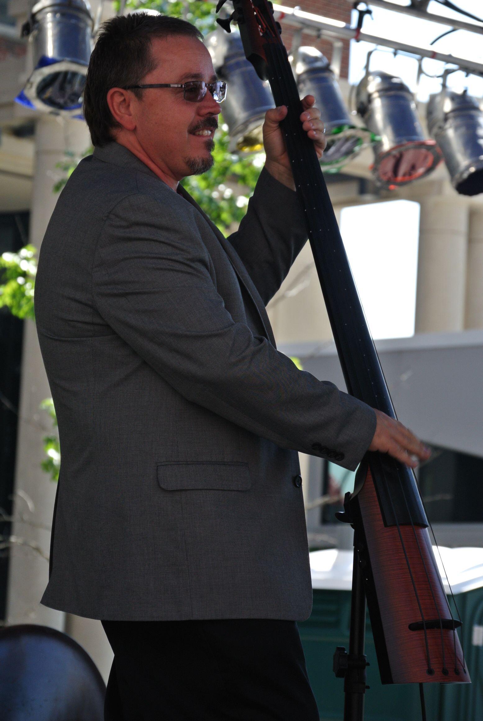 Randy Barnes | NS Design Artist | Electric Upright Bass CR4M
