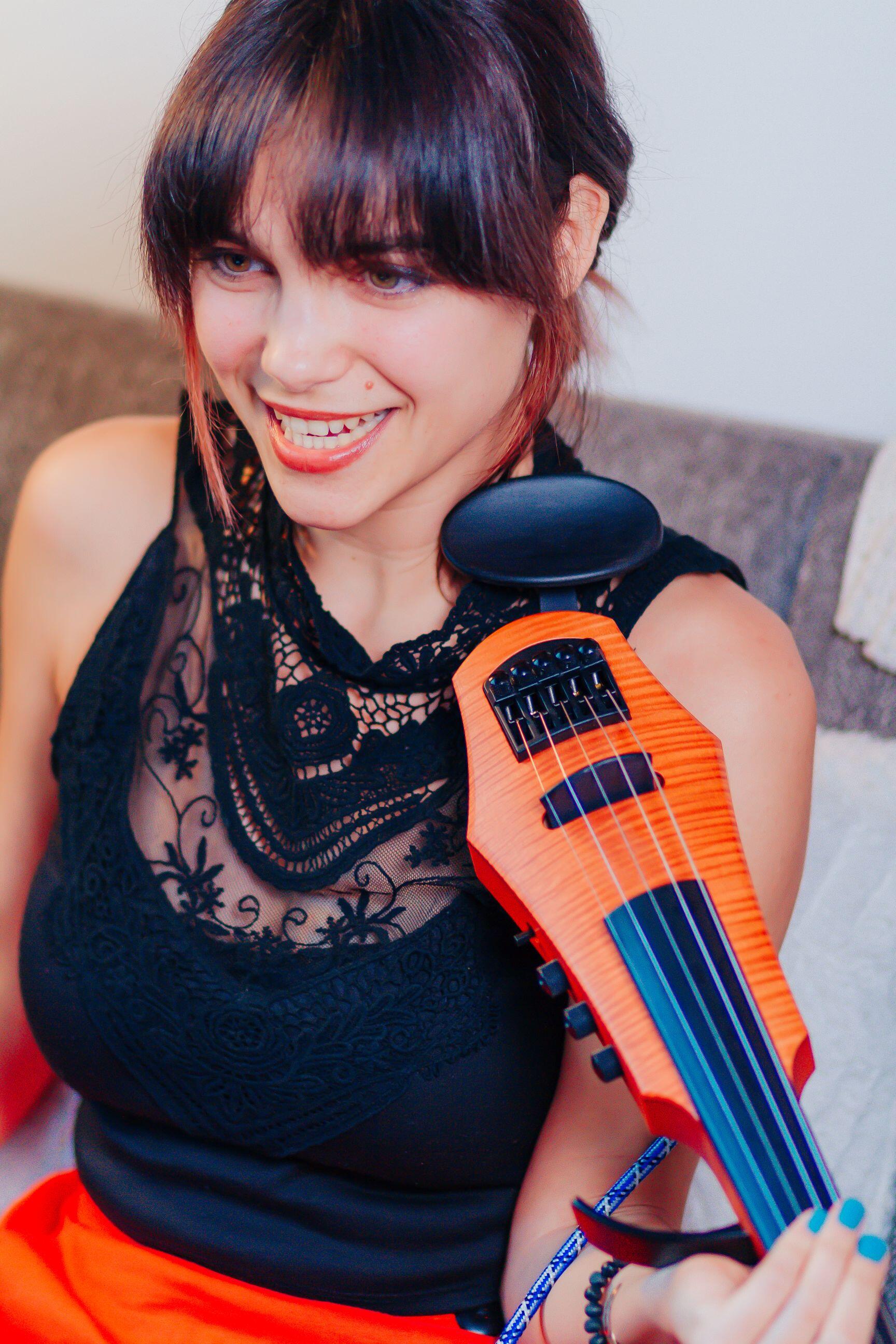 Ada Pasternak | NS Design Artist | Electric Violin | CR5 Violin