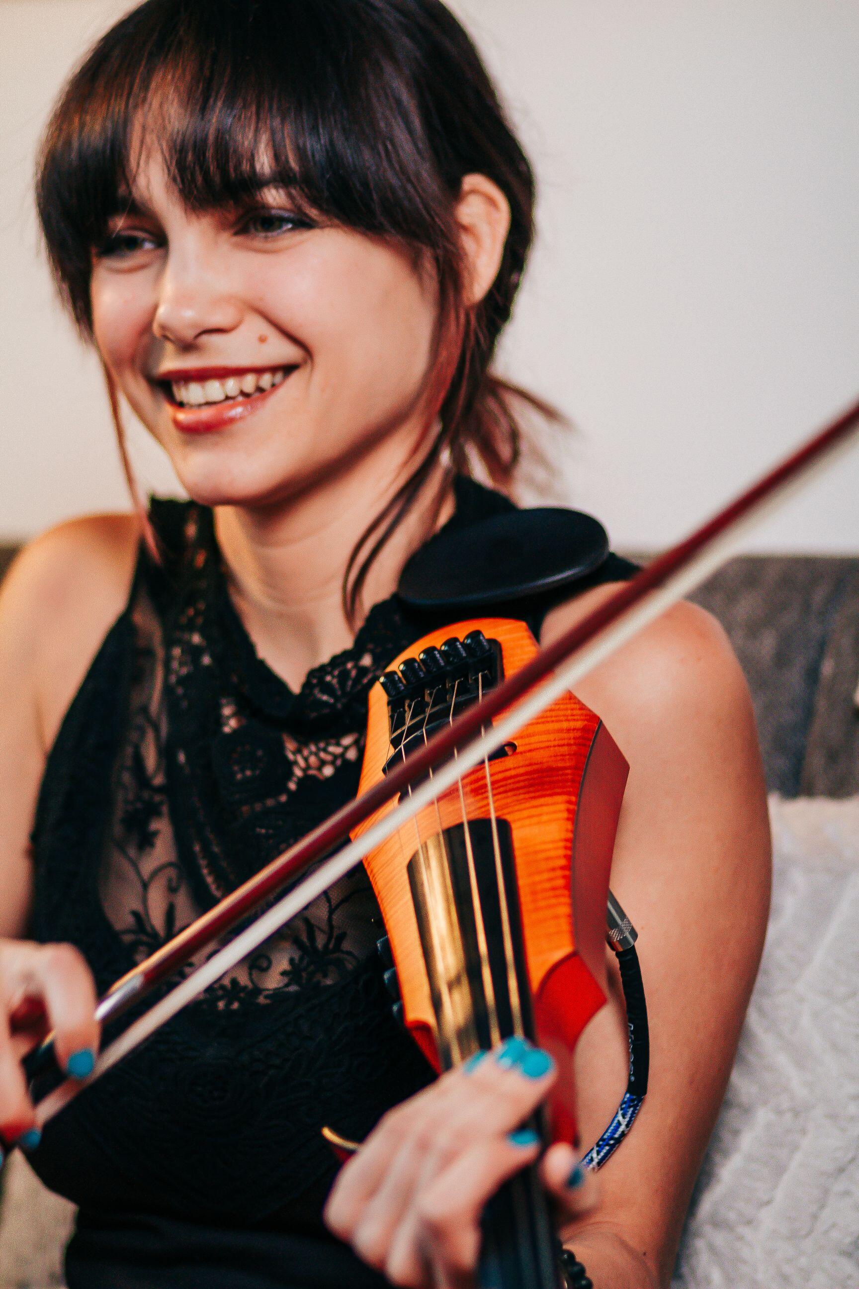 Ada Pasternak | NS Design Artist | Electric Violin | CR5 Violin