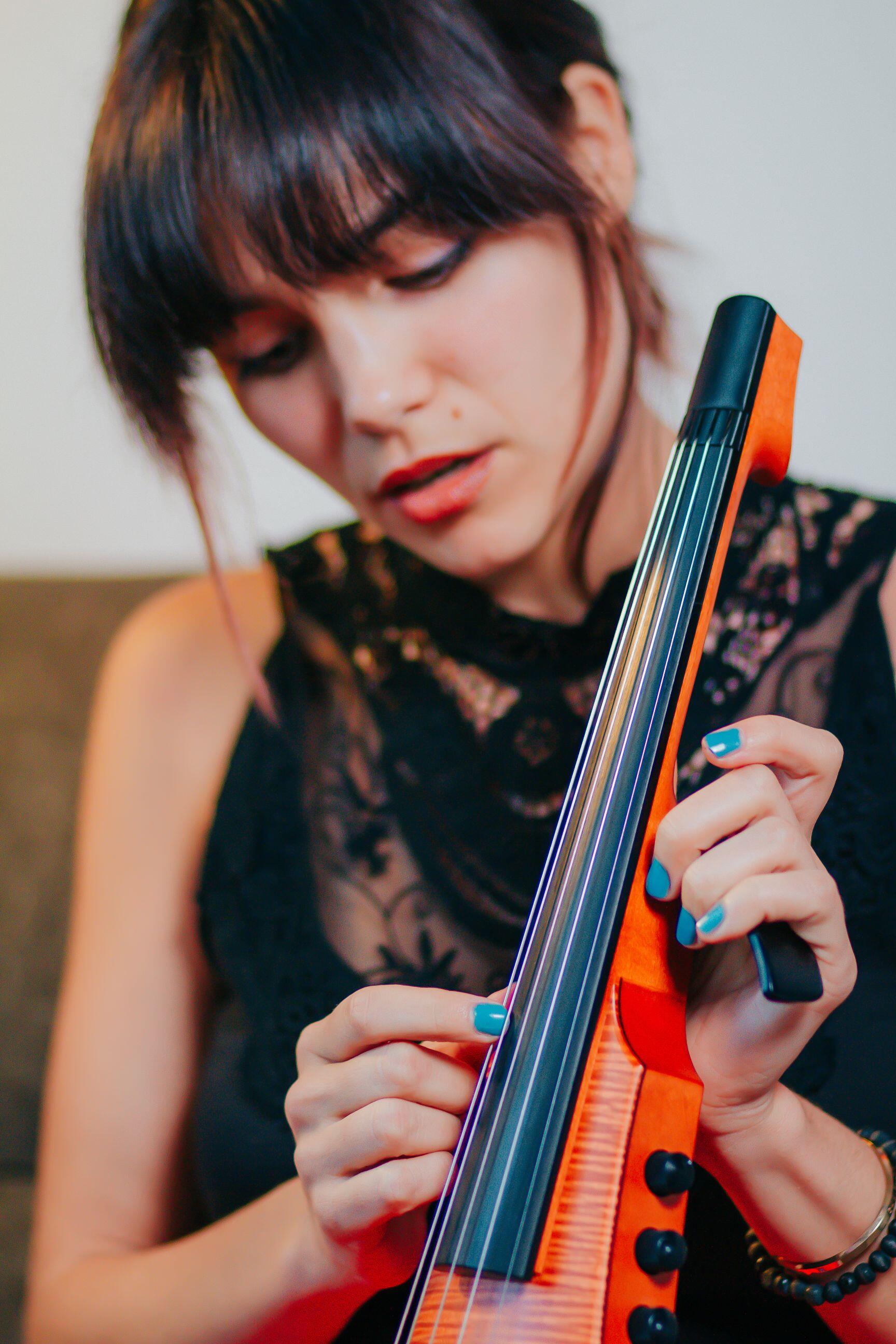 Ada Pasternak | NS Design Artist | Electric Violin | CR5 Violin