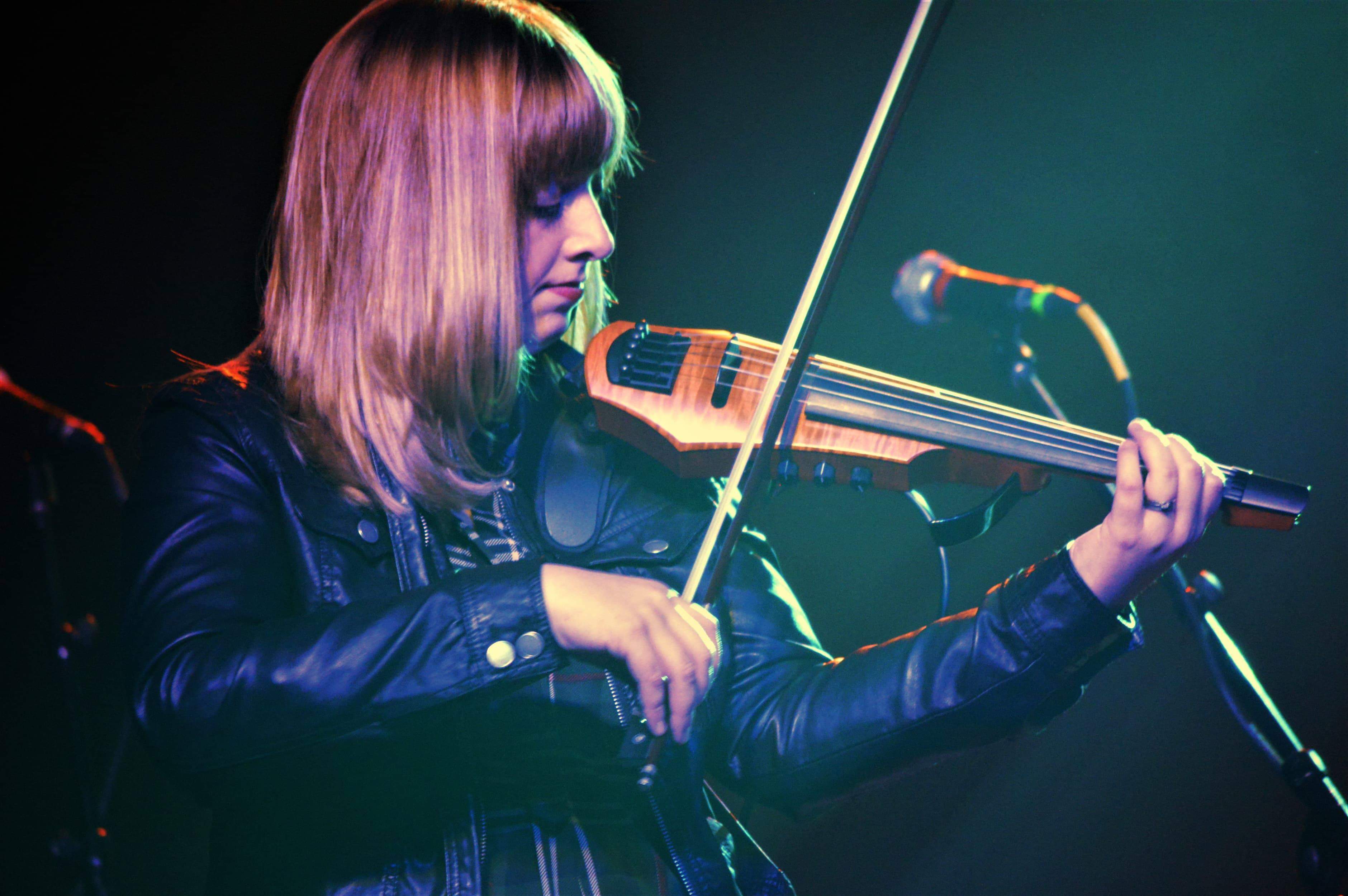 NS Design Artist | Anna Blanton | Electric Violin CR5